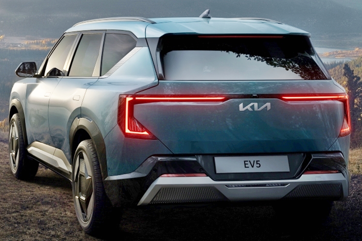 "EV9보다 낫다" 기아 3천 대 전기차 EV5 공개, 실물 디자인 초대박