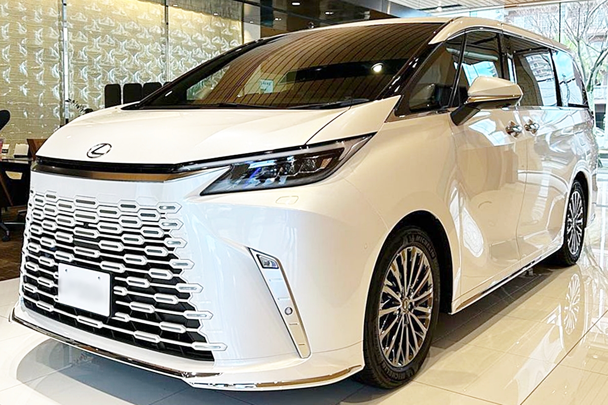 Minivan Lexus - Publicación de automóviles nuevos