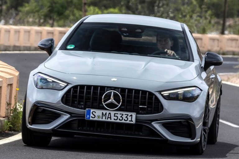 AMG CLE 53 vs BMW M4…고성능 쿠페 승부